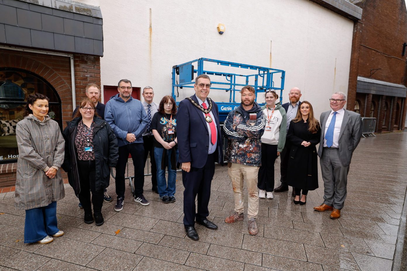 Armagh welcomes world renowned mural artist Fintan Magee for heritage ...